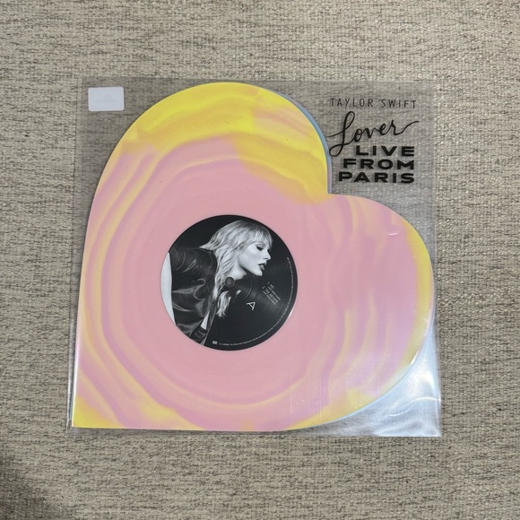 Taylor Swift | Media | Lover Live From Paris Taylor Swift Heart Shaped ...
